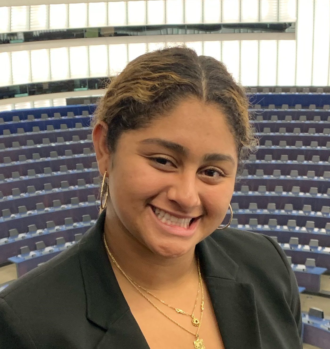 Meet Your College Peer Advisors - Schmid College of Science and Technology